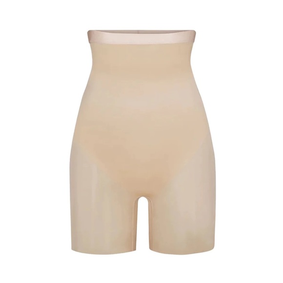 Skims Intimates And Sleepwear Nwt Skims Barely There Shapewear Mid